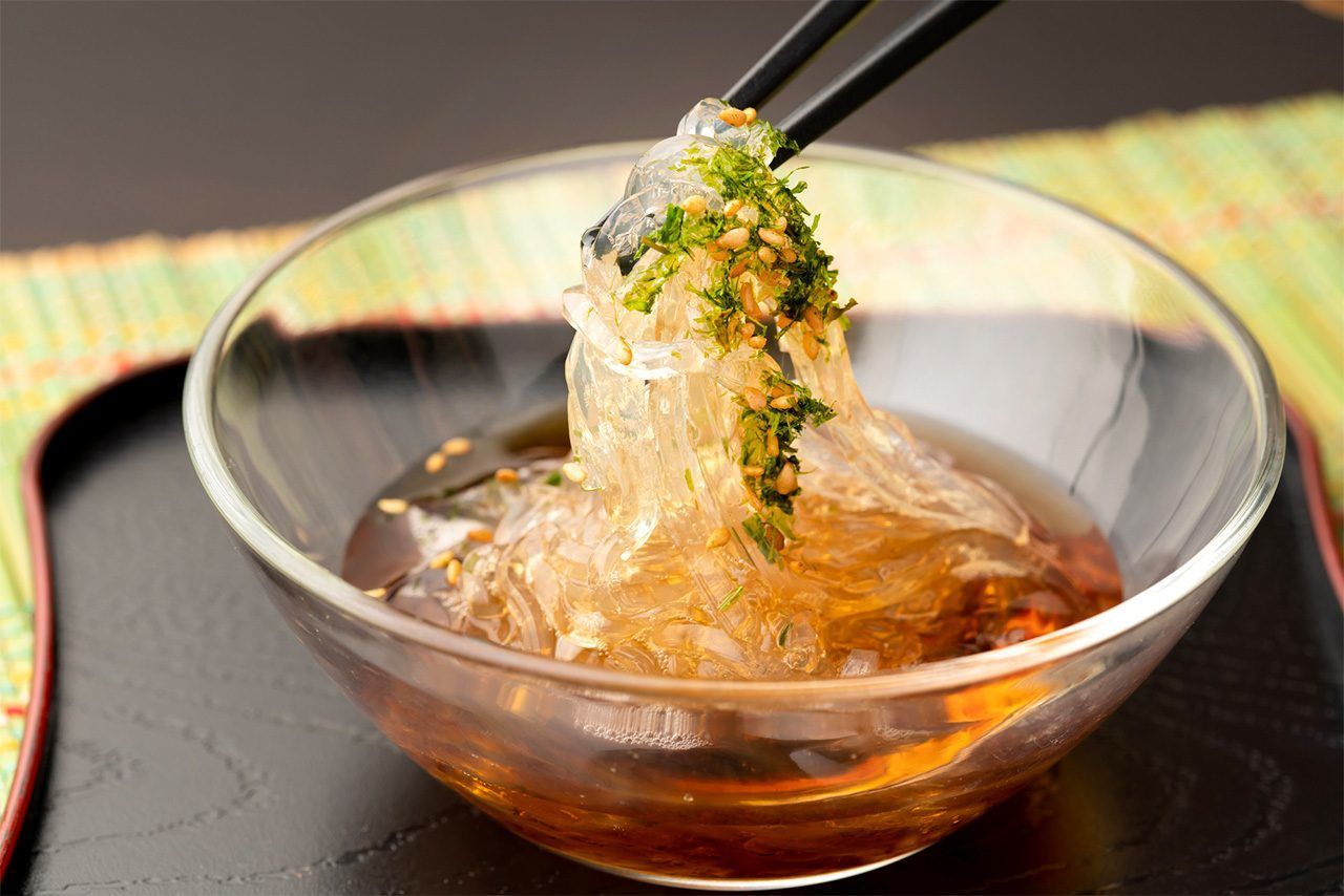 Tokoroten: Japan’s Traditional Summer Jelly Noodles | Nippon.com