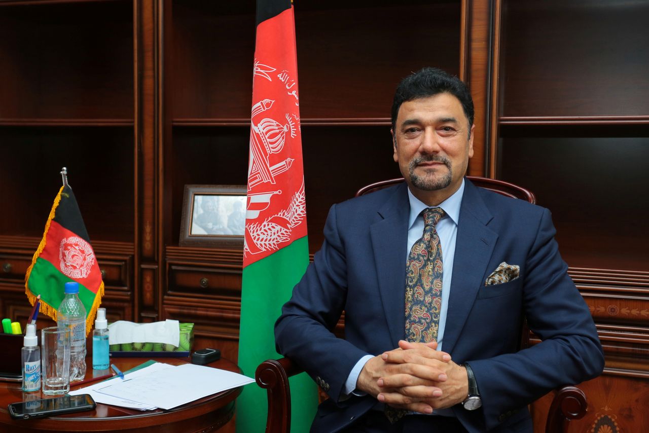 Afghan envoys marooned abroad after Taliban's sudden return | Nippon.com