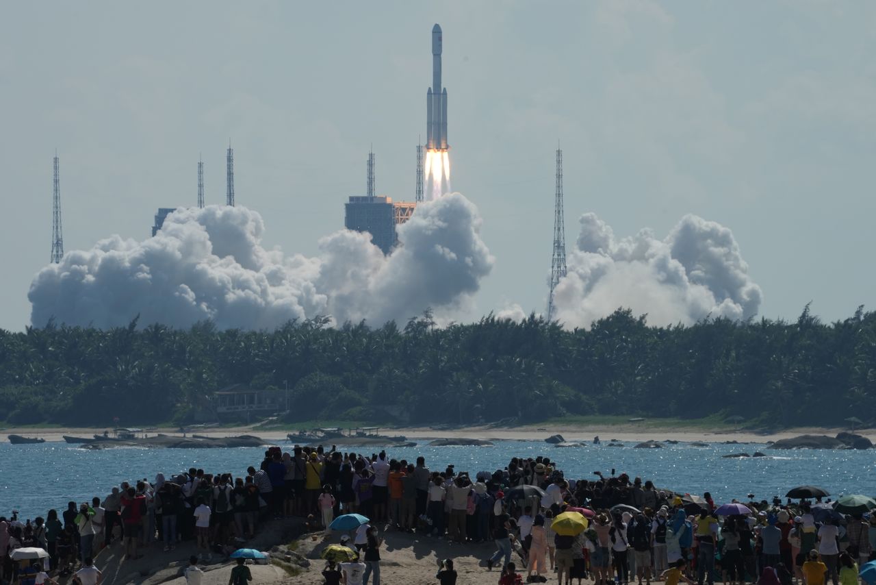 Tianzhou-3 cargo spacecraft docks with China space station module | Nippon.com