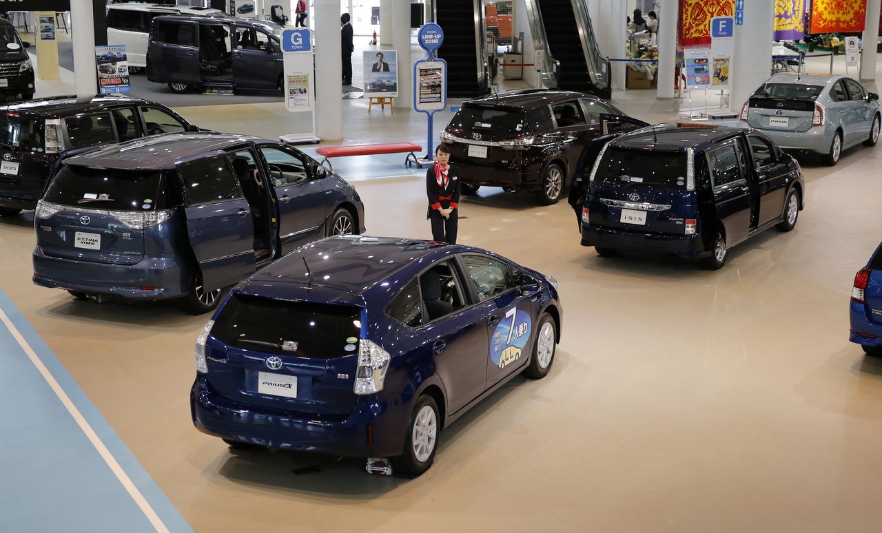 Japan's car sales slump, heightens chance of Q1 economic contraction ...