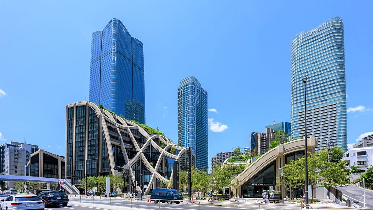 A Tower Grows in Tokyo: Azabudai Hills to Open in November | Nippon.com