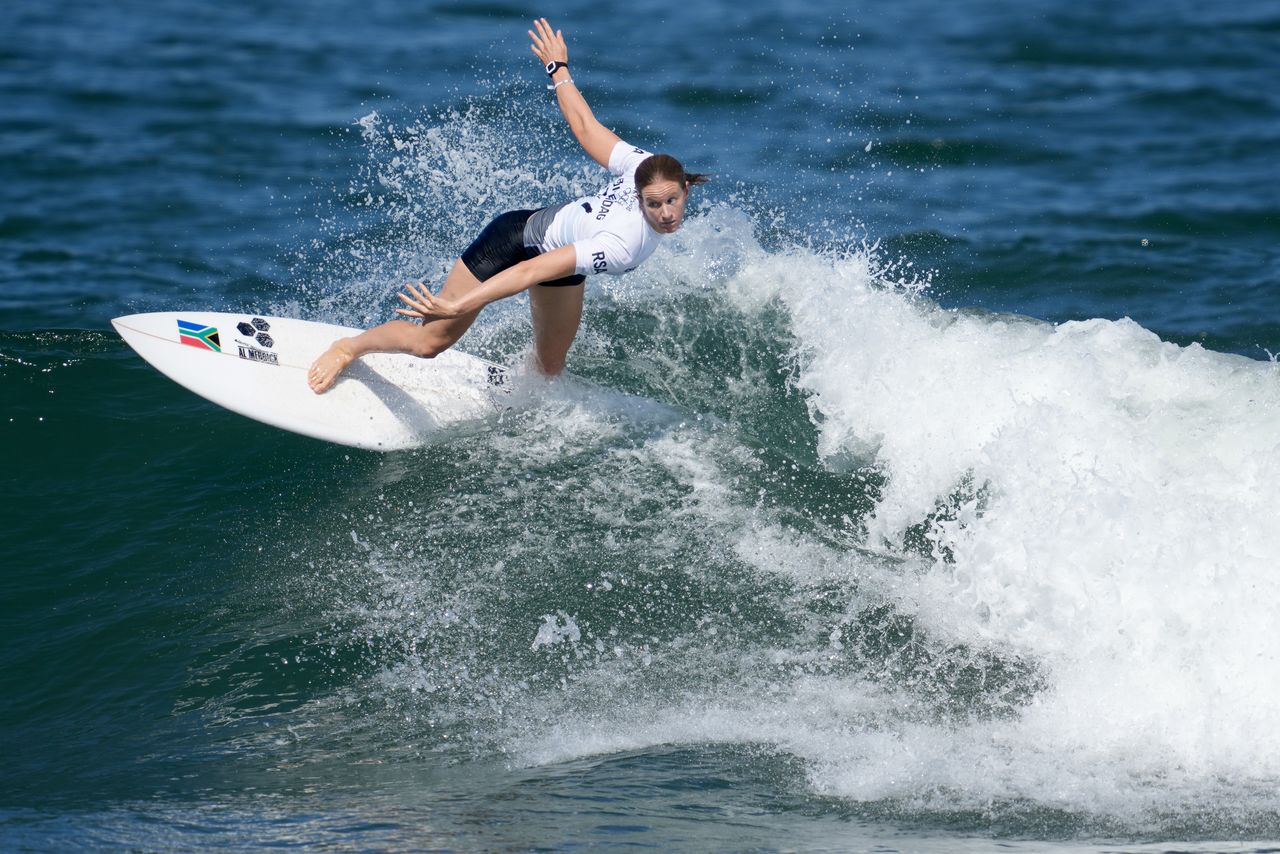 Olympics-Surfing-Good waves hard to come by as Gilmore, Florence exit ...