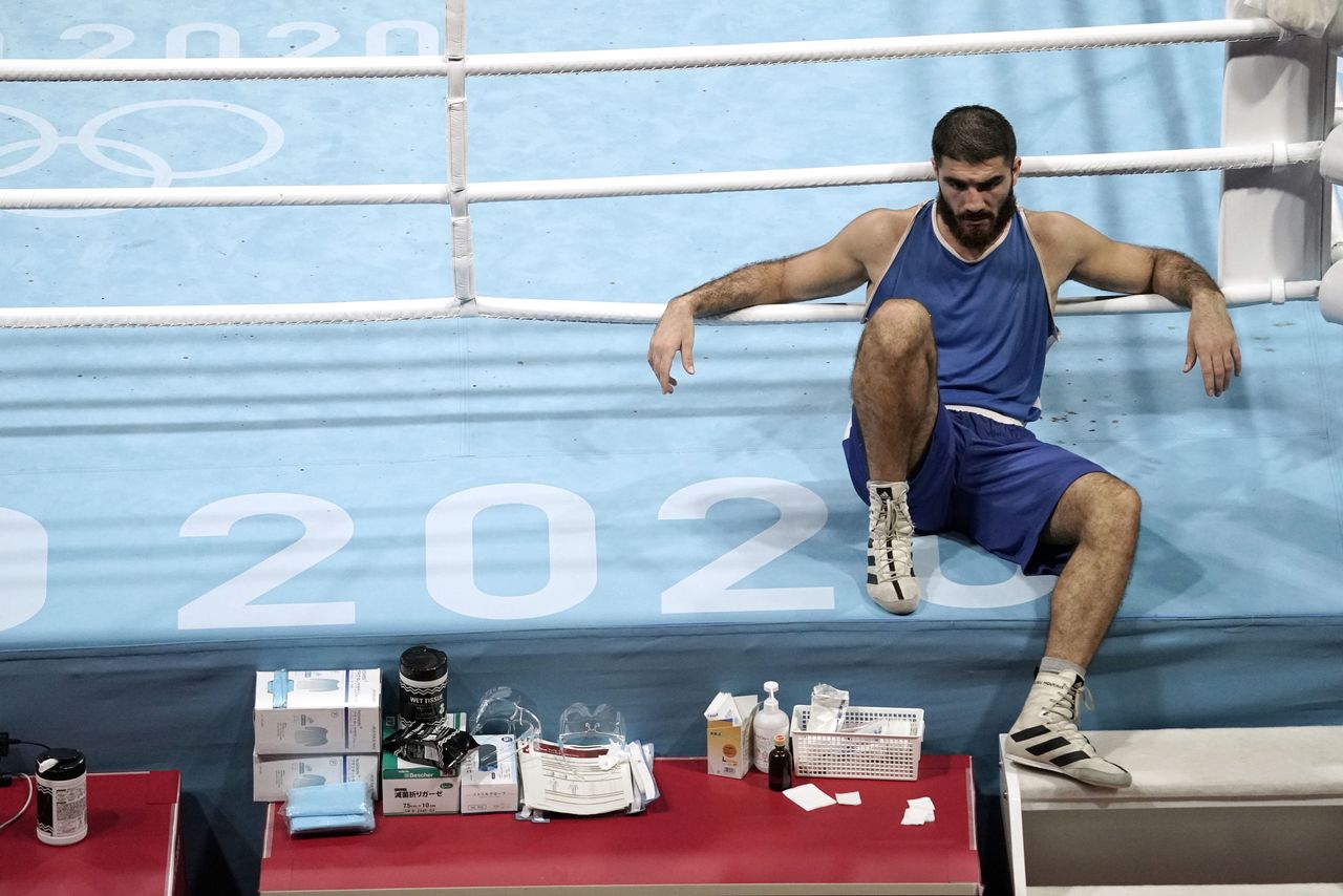 Olympics-Boxing-France's Aliev protests with sit-in after ...