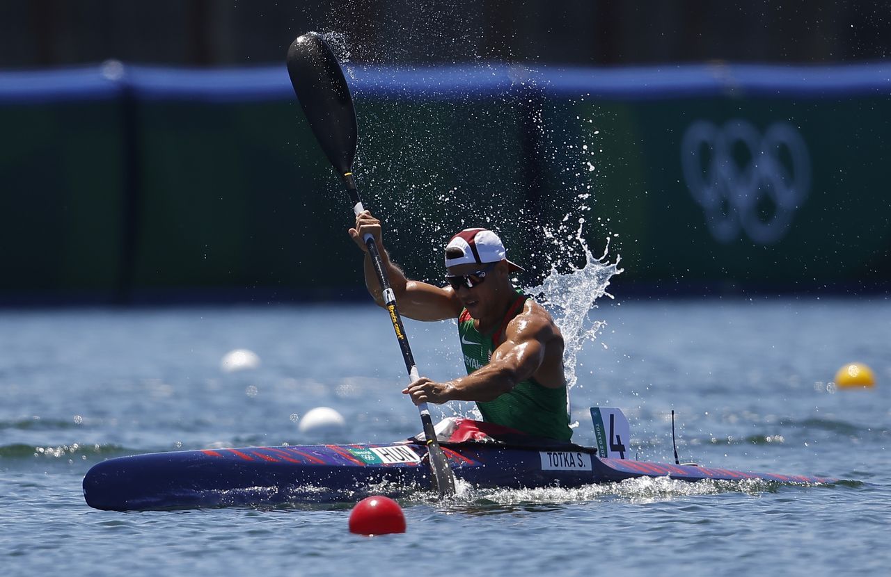 Olympics-Canoe sprint-Hungary's Totka wins men's kayak single 200m gold ...