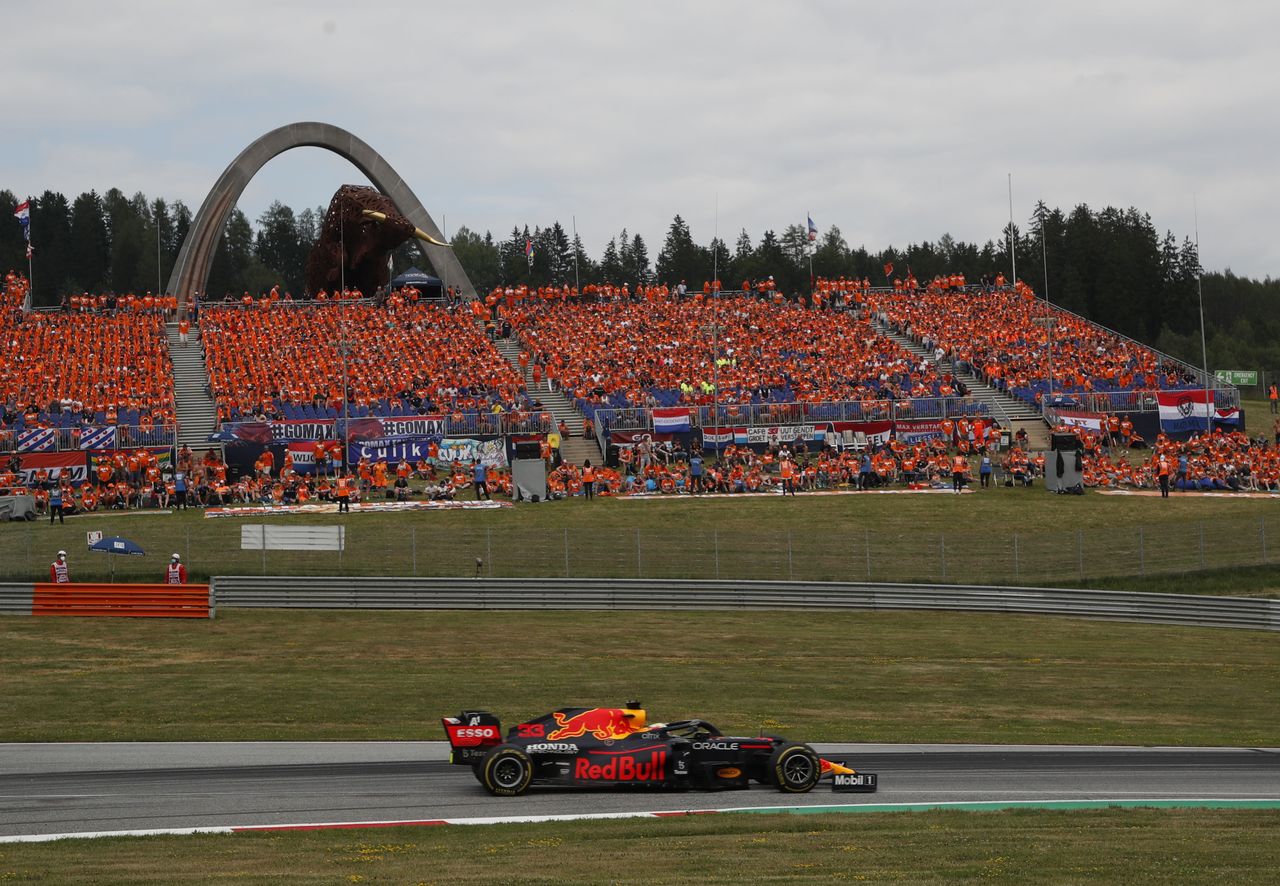 Verstappen gana en Austria y se aleja a 32 puntos de Hamilton en ...